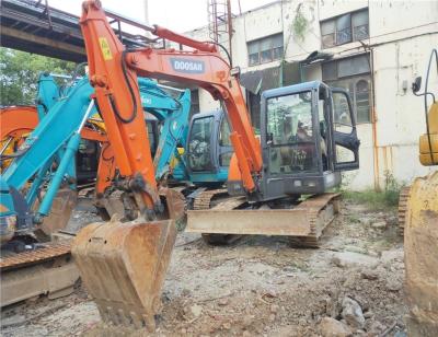 China 6 Ton Mini Used Excavator Machine Doosan Dh60 Hydraulic Track Digger Dh55 for sale