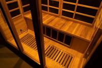 China 4 Person Indoor Solid Wood Carbon Far Infrared Sauna Room With Glass Door for sale