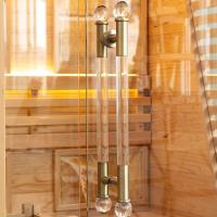 China Indoor 3KW Hemlock Wood Traditional Steam 2 Person Sauna Room Luxurious for sale
