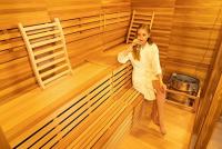 China OEM & ODM Wooden Outdoor Dry Sauna With 9KW Electric Stove for sale