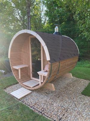 China 2 - 8 People Capacity Wood Barrel Sauna With / Without Porch Option for sale