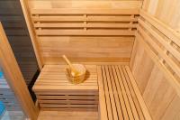 China Red Cedar Steam Sauna Room With LED Light And Ozone Generator Modern Design 15~90℃ Temperature Range for sale
