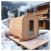 China Luxury Hemlock Outdoor Dry Sauna For 5 6 Persons Adjustable Ventilation 15-90 .C Temperature Range for sale