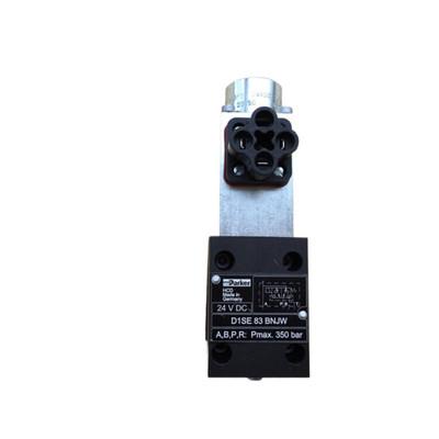 China Parker D1SE83BNJW Directional Control Valve 24V DC 20 L/min NG06 CETOP 03 for sale