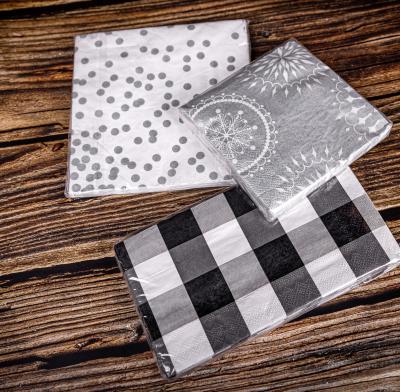 China Bulk Disposable Paper Napkins 2 Ply Soft Absorbent 33x33 cm for Home Party Restaurant for sale