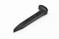 China Q235 Steel Rail Spike 16x16x170 Plain Oiled Finish Dog Spike For Railway Track Fastening for sale