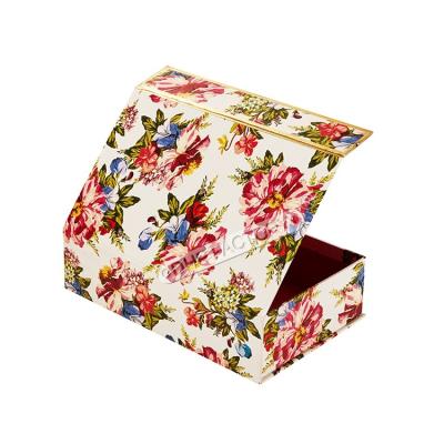 China Eco Friendly Magnetic Closure Box Full Printing Paper Custom Design for sale