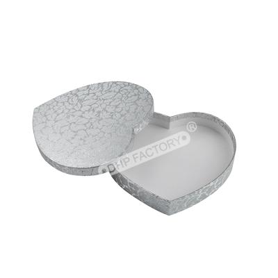China Luxury Silver Heart Shaped Storage Gift Box Stunning Keepsake Box With Floral Pattern for sale