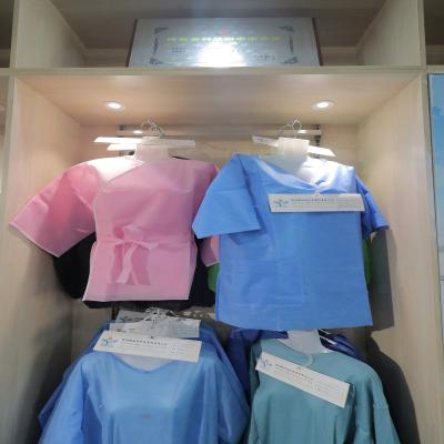 China Short Sleeve Disposable Kimono Gowns SMS For Medical/Hospital/Clinic Use for sale