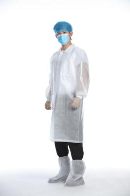 China 35gsm PP Disposable Medical Lab Coats Hygienic With Button for sale