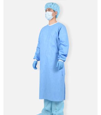 China 18-40gsm Medical Disposable Isolation Gown PP Spunbonded Non Woven Medical Gown for sale