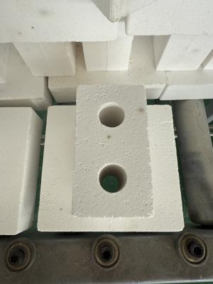 China Double Hole Ceramic Support Block - High Temperature Resistance up to 1600°C for Industrial Furnaces for sale