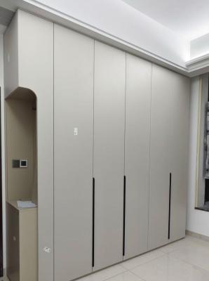 China Minimalist Full-Height Wardrobe Doors with J-Shape Integrated Grips for sale