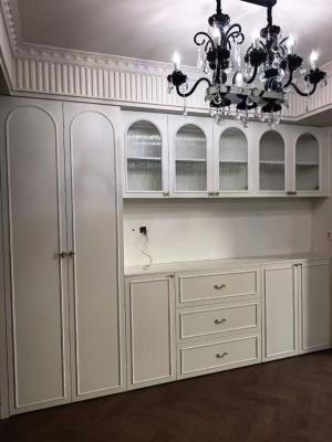 China Classic French Arched Cream White Sideboard & Glass Display Cabinet Unit for sale