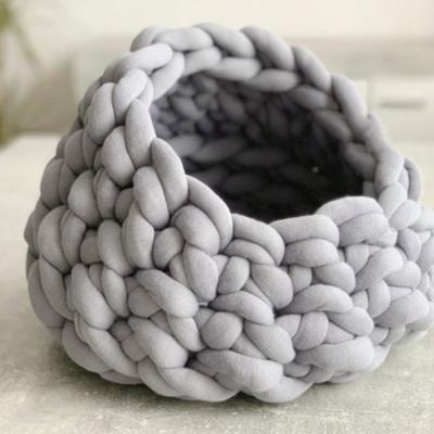 China Ins Style Handmade Woven Fashion Faux Fur Colorful Luxury Small Size Stuffed Cotton-Filled Dog Cat Bed with Twist Soft for sale