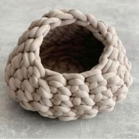 China Ins Style Handmade Woven Fashion Faux Fur Colorful Luxury Small Size Stuffed Cotton-Filled Dog Cat Bed with Twist Soft for sale