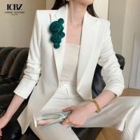 China Women Formal Business Suit 3 Piece Set Nonwoven Office Wear with Button Decoration Sizes S to 10XL for sale