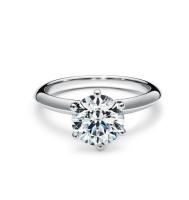 China T Classic 6-Prong Solitaire Engagement Ring in 18K White Gold/Platinum with VS-VVS Diamonds and Customization Options for sale