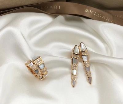China Luxury 18K Gold Diamond Ring with Natural White Pearl Shell - Custom Jewelry with 1 Piece MOQ and Export Packaging for sale