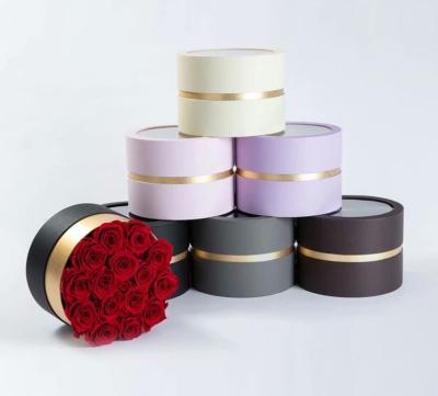 China Round Bouquet Corrugated Cardboard Packaging Rose Flower Bucket Boxes Gold Window Opening for sale