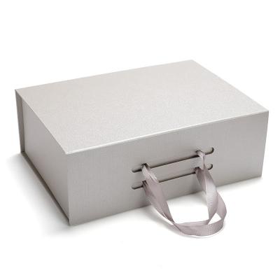 China Shoe Clothing Gifts Cardboard Xmas Boxes Square With Magnet Closure OEM for sale