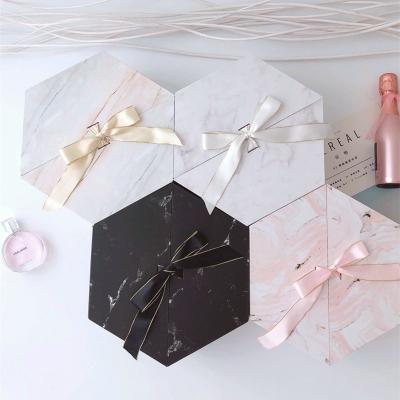 China Recyclable Kraft Hexagon Shape Gift Box White Pink Black Marble Print For Wedding Favors for sale