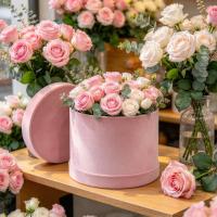 China Gold Stamping Round Shape Flower Box with Matte Lamination for Elegant Rose Flower Box Gift Packaging for sale