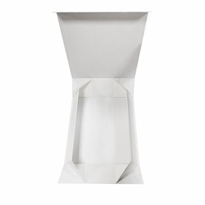 China Customized White Foldable Gift Box with Ribbon Handle Hard Cardboard Packaging 20 Years Factory for sale