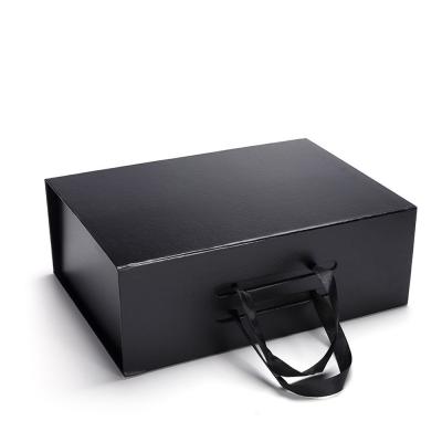 China CMYK Hard Gift Boxes Folding Paper Box With Magnetic Closure for sale