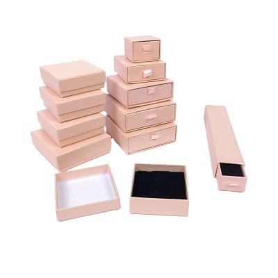 China 250gsm Ivory Board Magnetic Jewelry Box with VAC Tray for Earring Packaging Custom Size for sale