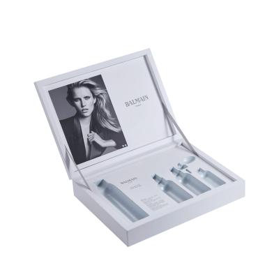 China Custom Recycled Cardboard Cosmetic Gift Box with Mirror Hinge Ribbon 300gsm for sale