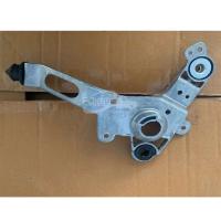 China BM5117K484BB BM5117K484BC 1933690 1737665 1693716 Car Windshield Motor Bracket for Ford Focus 12 for sale