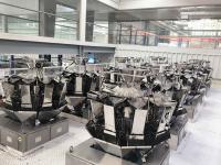 China OEM Vertical Roll Film Making Snack Food Packaging Machine for sale