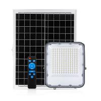 China 100W Solar Flood Light IP67 Dusk to Dawn Outdoor Garden Security Lamp 170lm/W for sale