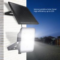 China 150W Solar LED Flood Light 22% Efficiency Monocrystalline Panel 2700-6500K CCT Adjustable Outdoor Security Lighting for sale