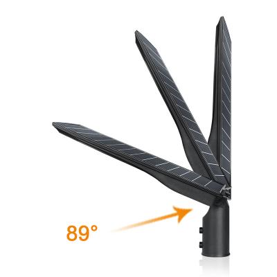China 100W Solar Street Light with IP65 Rating, 500-800LM Output and 12V 7AH Battery for Residential Areas for sale