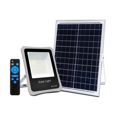 China Aluminum Waterproof IP65 100W LED Solar Flood Light with Remote Control and 3-Day Backup Power for sale