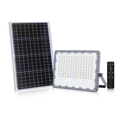 China 170lm/W Portable Remote Control Solar Flood Lamp Outdoor Waterproof for sale
