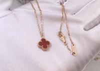 China Fashionable Magic Alhambra 18K Gold Necklace , Rose Gold Pendant Necklace For Girlfriend for sale