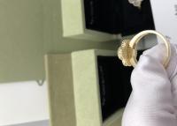 China Handmade White Mother Of Pearl 18K Gold Engagement Ring For Bride for sale