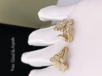 China Heart Shaped Petal Luster Diamond Yellow  Gold Diamond Stud Earrings Unique for sale