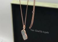 China Gray Flower Shape No Diamond Certified Stylish Rose Gold Necklace For Women for sale