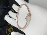 China Women'S Natural Diamond Heart Pendant 18 Karat Gold Bangles Jewelry As Gift for sale