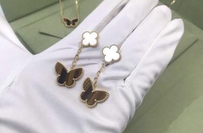 China Young Ladies Gifts 2 Motifs 18k Gold Drop Earrings With Butterfly Pendant for sale