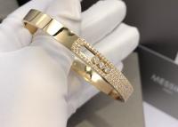 China VVS Diamonds Saddle Shape 18K Gold Diamond Bracelet , Moving Diamond Bracelet for sale