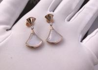 China Vantage Classic Fan Shaped18K Gold Earrings Mother Of Pearl for sale