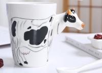 China Three Dimensional Cattle 15 Ounce Painting Ceramic Mugs for sale