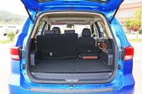 China Strong Luxury SUV 1.9T Diesel 5MT KD Kits for Local Assembly - 136 HP Engine, 7-Seat Capacity for sale