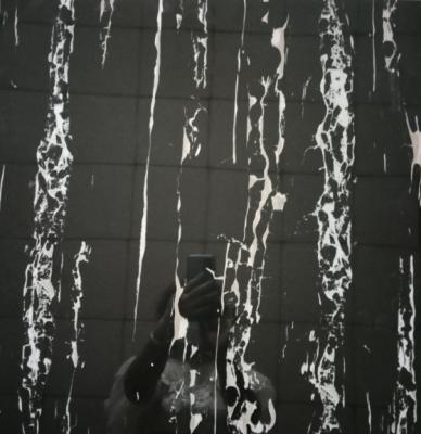 China Dark Porcelain Tile 800x800mm Polished Glossy 8.5mm High Resistance Floor Wall for sale