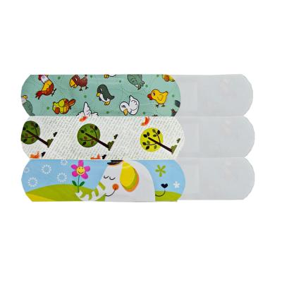 China Custom Logo Kids Cartoon Adhesive Band Aids Wholesale PE Plastic in Paper Card Sleeve 72mm x 19mm for sale